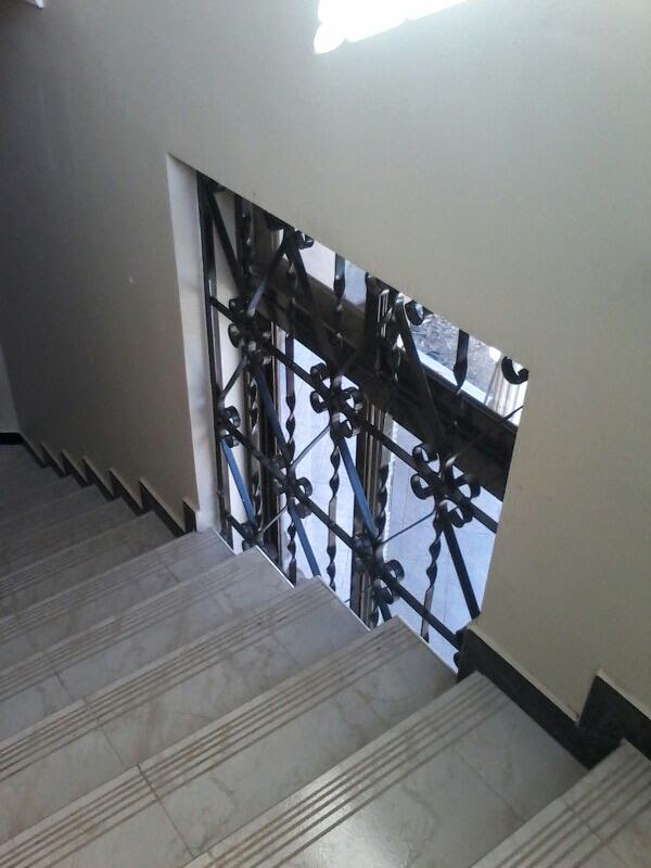 Creative Home: MADIRISHA KWENYE NGAZI.....