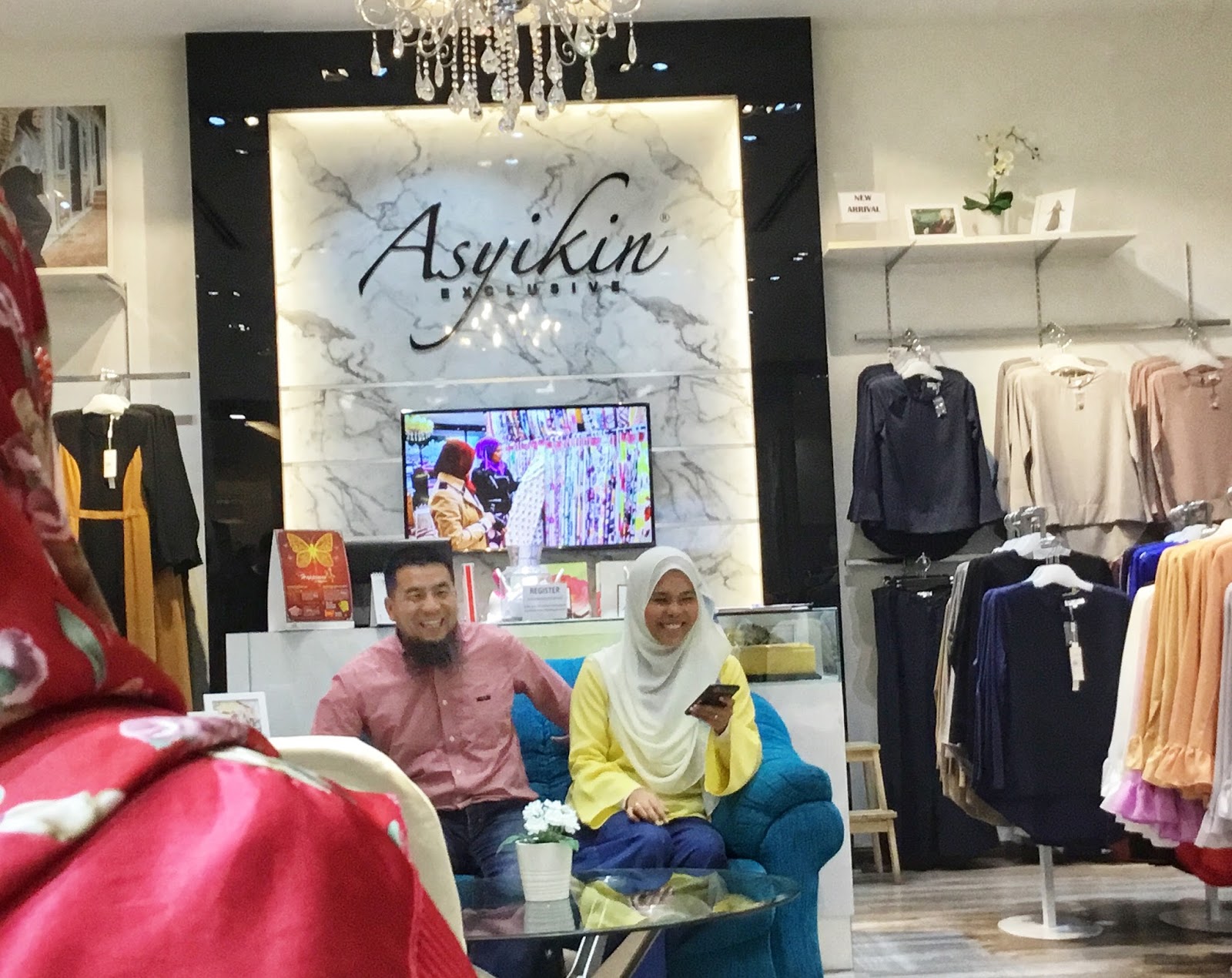 Asyikin Exclusive kini di Setapak Central - emilinda
