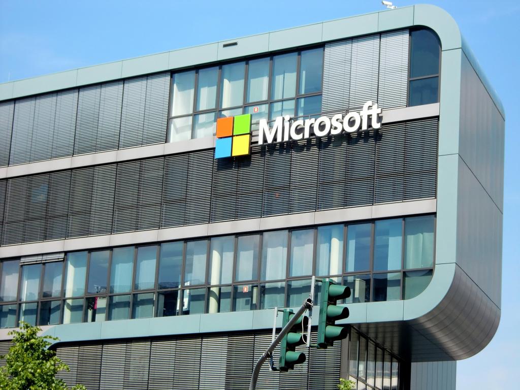 Sejarah Microsoft Corporation | OPOR