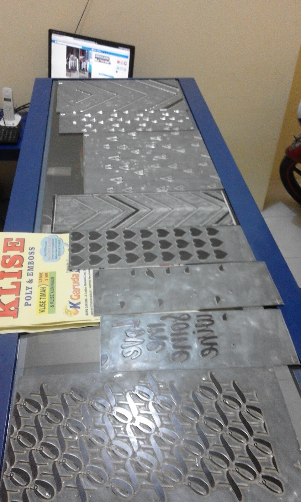 GARUDA KLISE POLY EMBOS TERBAIK - PENGIRIMAN SELURUH INDONESIA