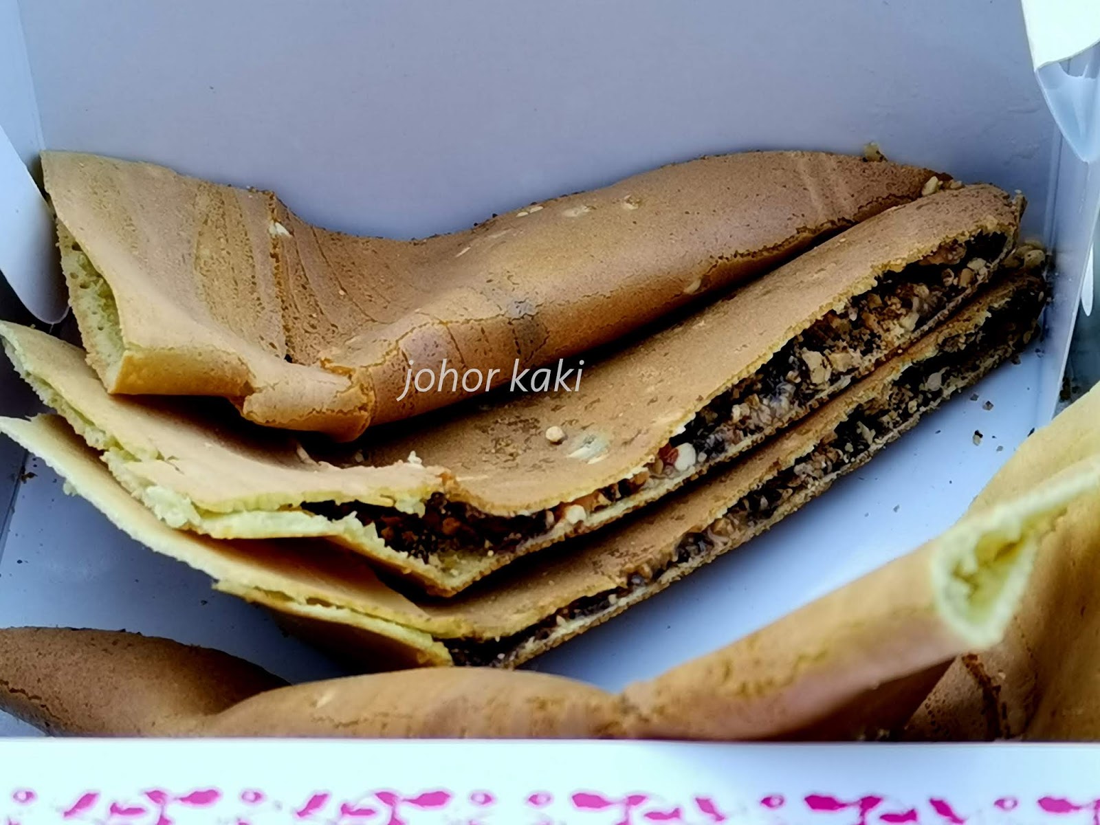 Martabak 818 in Batam. Indonesian Style Ban Chang Kueh or Apam Balik ...