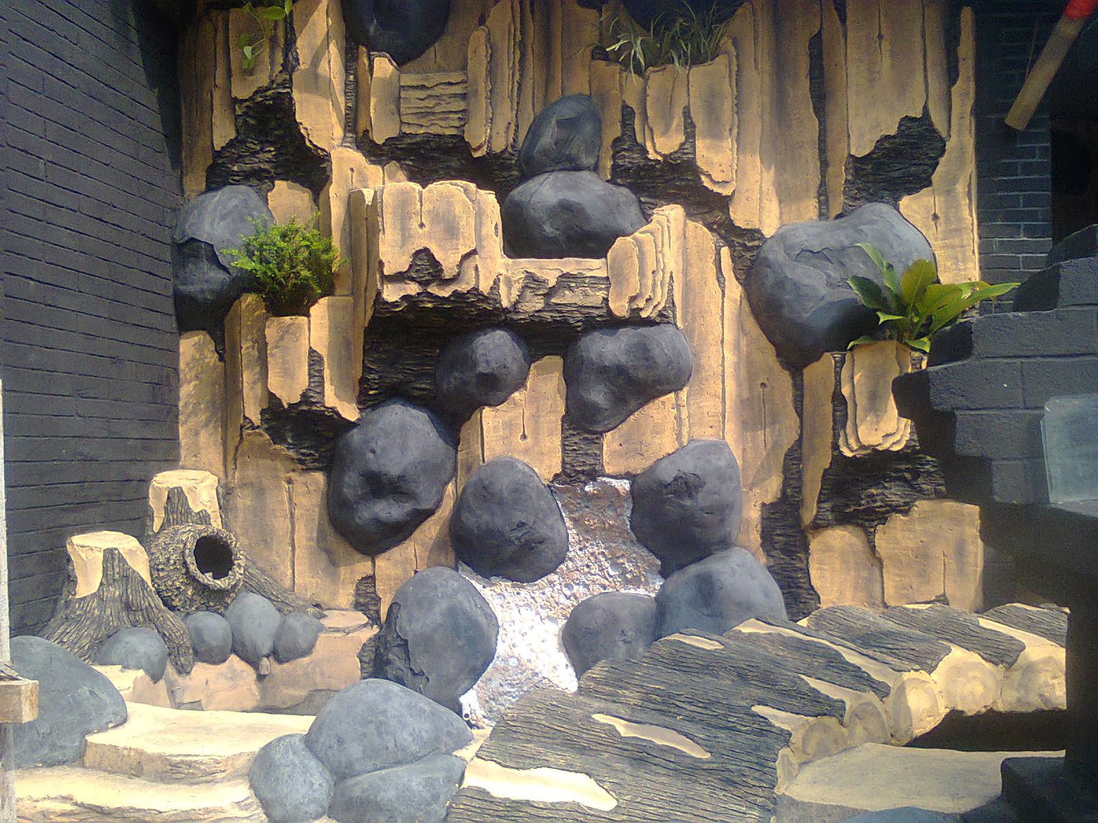 TUKANG TAMAN INDRAMAYU-Cirebon Cat Finishing dan Cat Motif