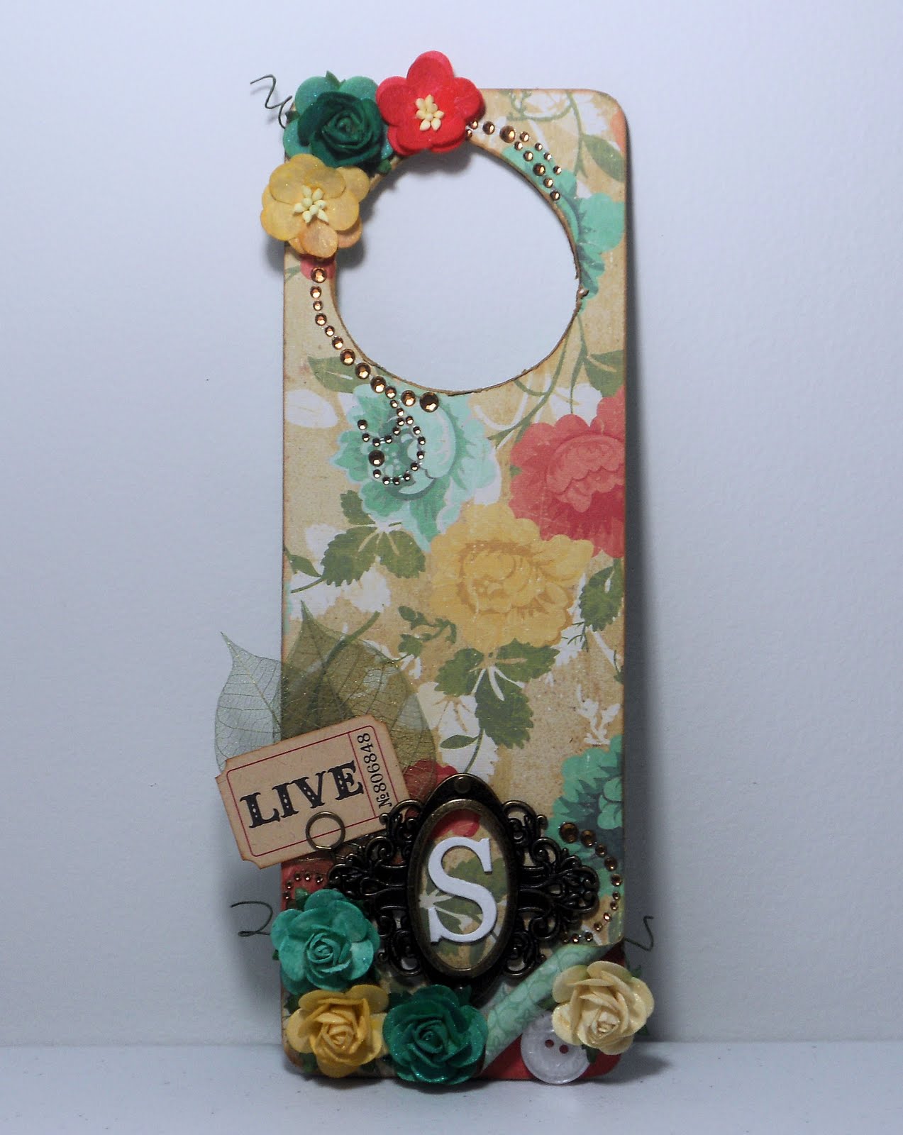 The Glamorous Side of Scrapping: Door Knob Hanger For A Swap