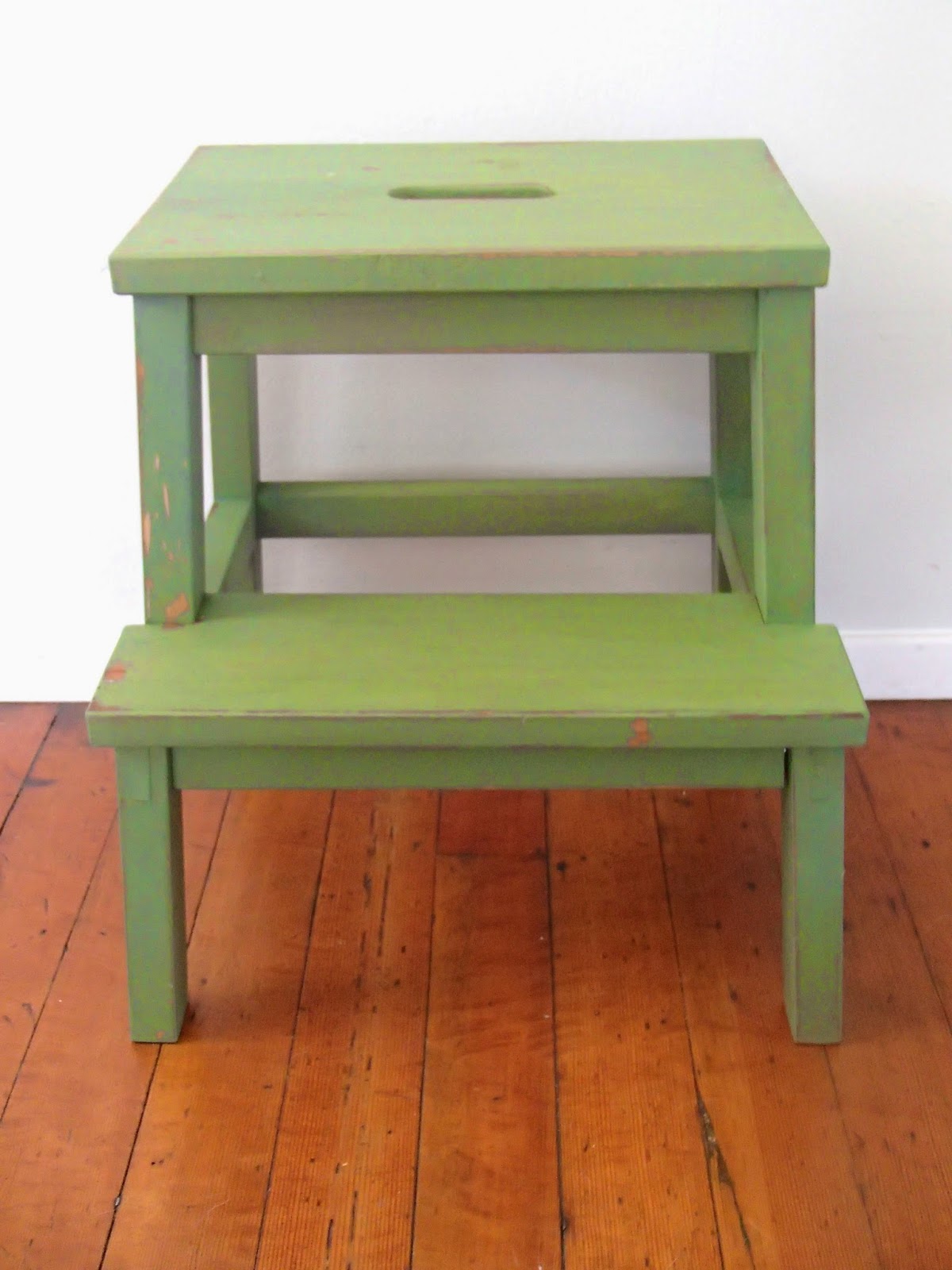 D.D.'s Cottage and Design: Boxwood Green Step Stool