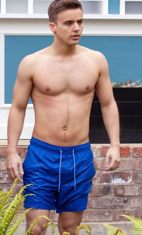 Hollyoaks off the Charts: Parry Glasspool in shorts