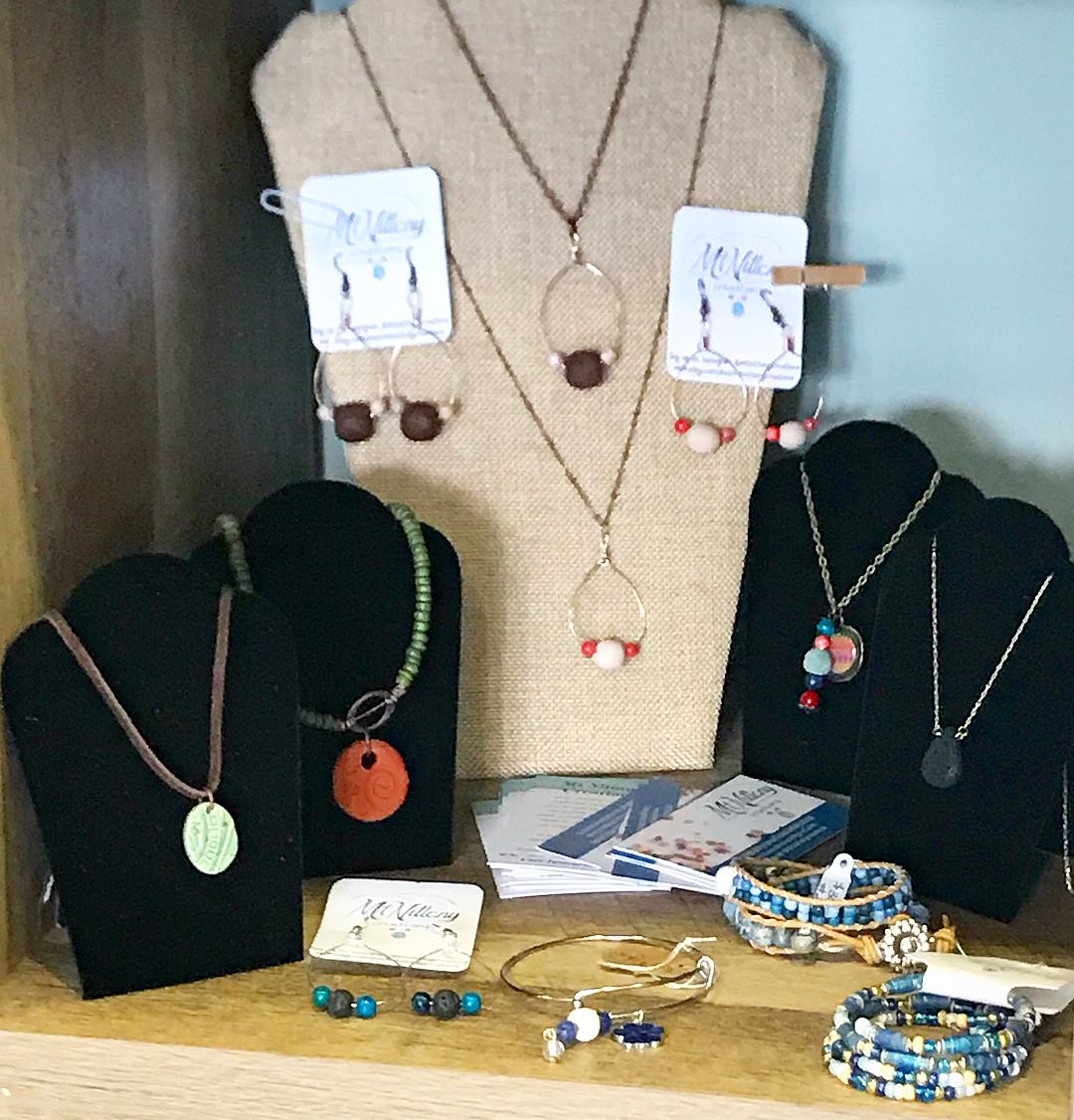 Handcrafted Artisan: Holiday Art Charity Box is back!