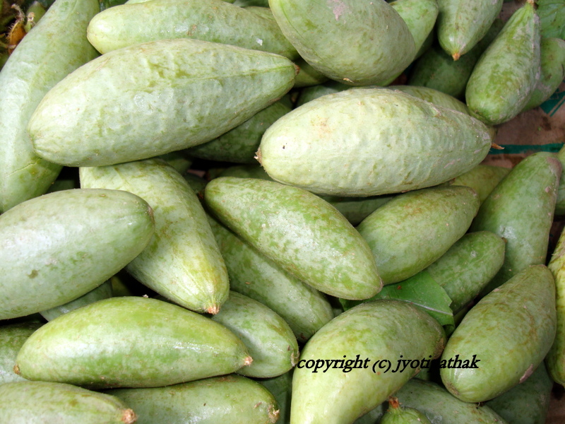 Taste of Nepal: Parvar - परवर - (Pointed Gourd)
