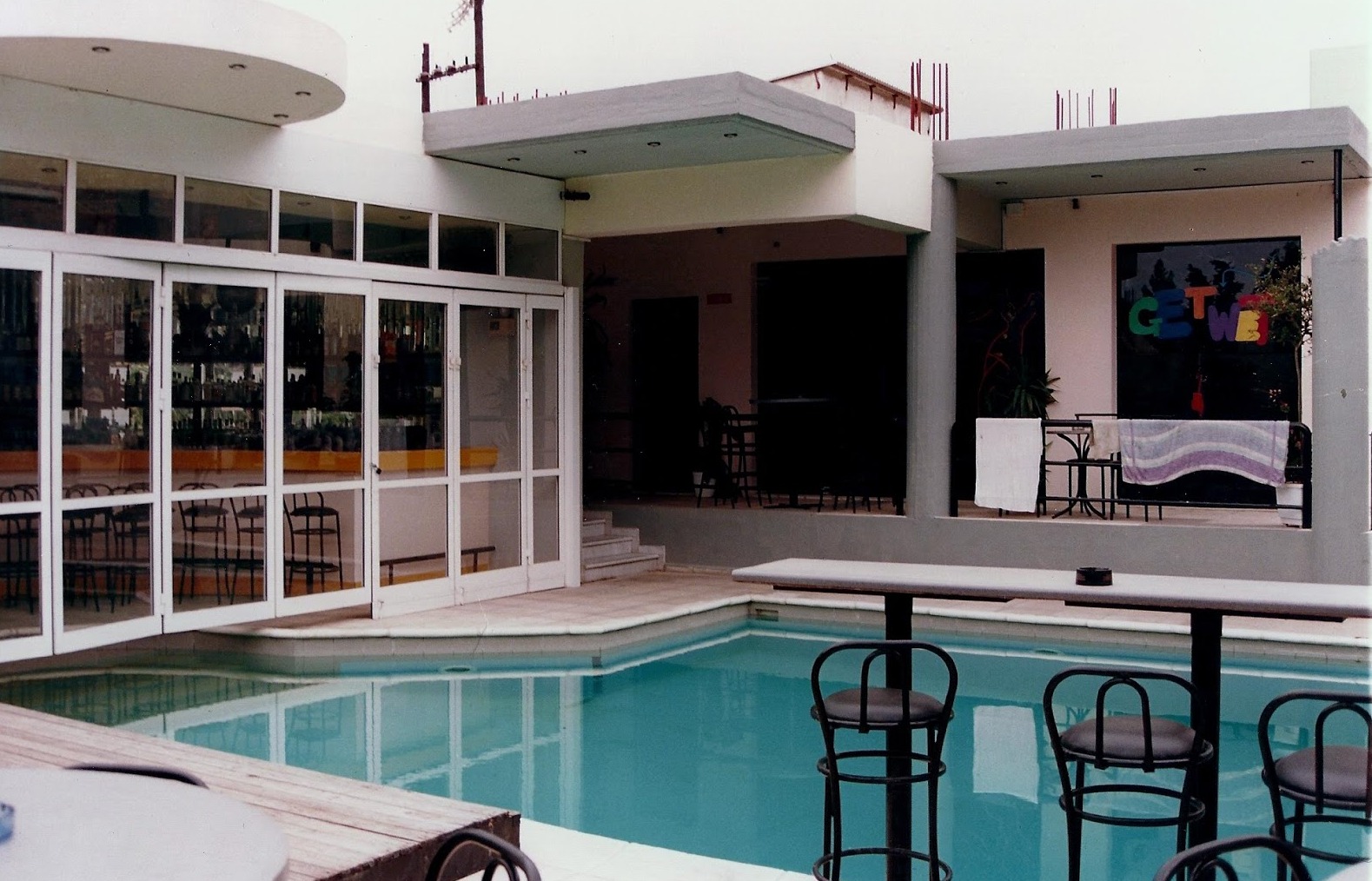 ΚΤΙΣΜA (ΕΛΛΗΝΙΚΑ): ΣΥΓΚΡΟΤΗΜΑ ΕΝΟΙΚΙΑΖΟΜΕΝΩΝ ΔΩΜΑΤΙΩΝ - ΑΜΜΟΥΔΑΡΑ ΓΑΖΙΟΥ