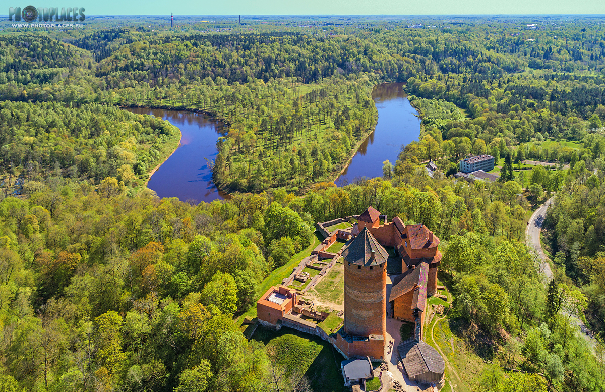 Turaida Castle - Photoplaces