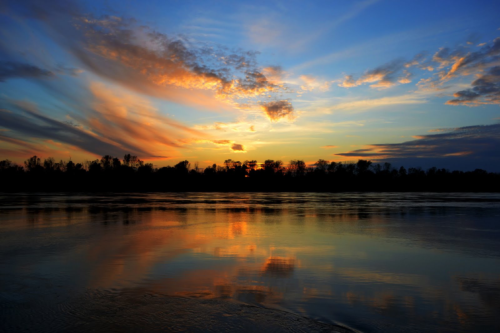 Hip Suburban White Guy: Sunset Over The Missouri River