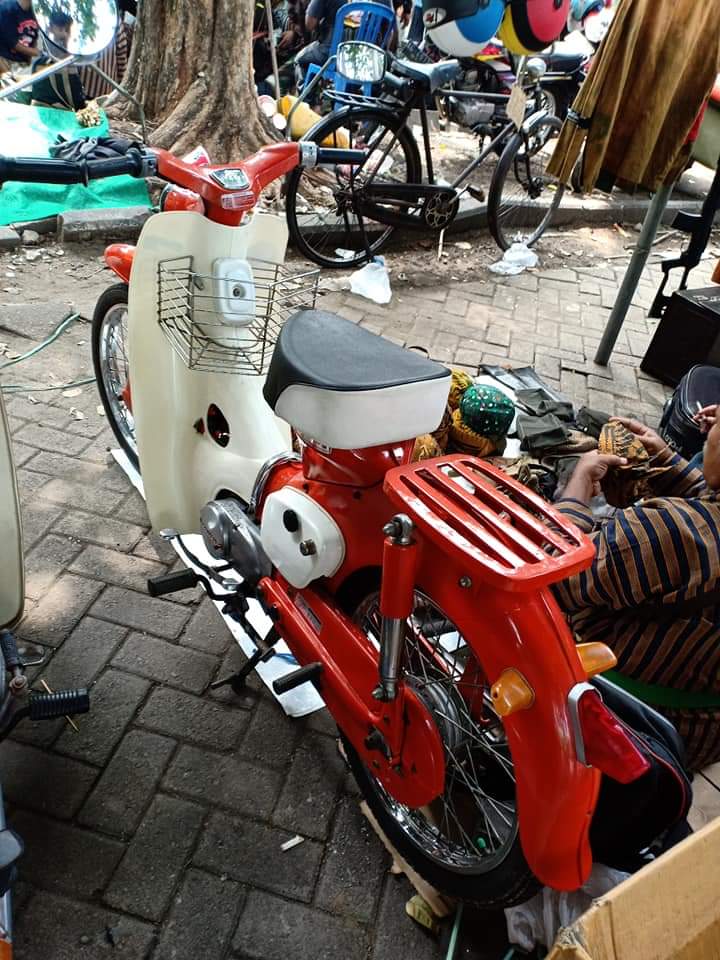 Jual Motor ANTIK Honda C50 Merah Ngejreng PDIP - LAPAK MOBIL DAN MOTOR ...