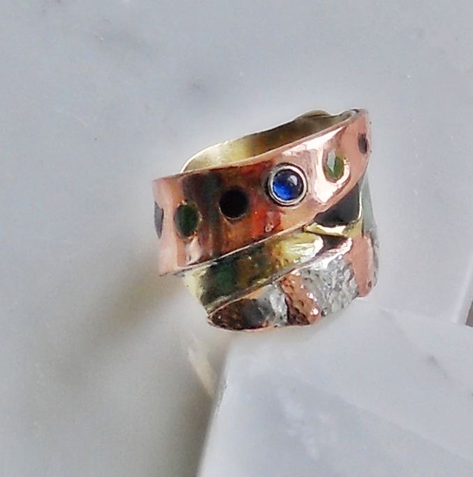 metalsmithing by W.Schweizer: copper and brass ring with inlay