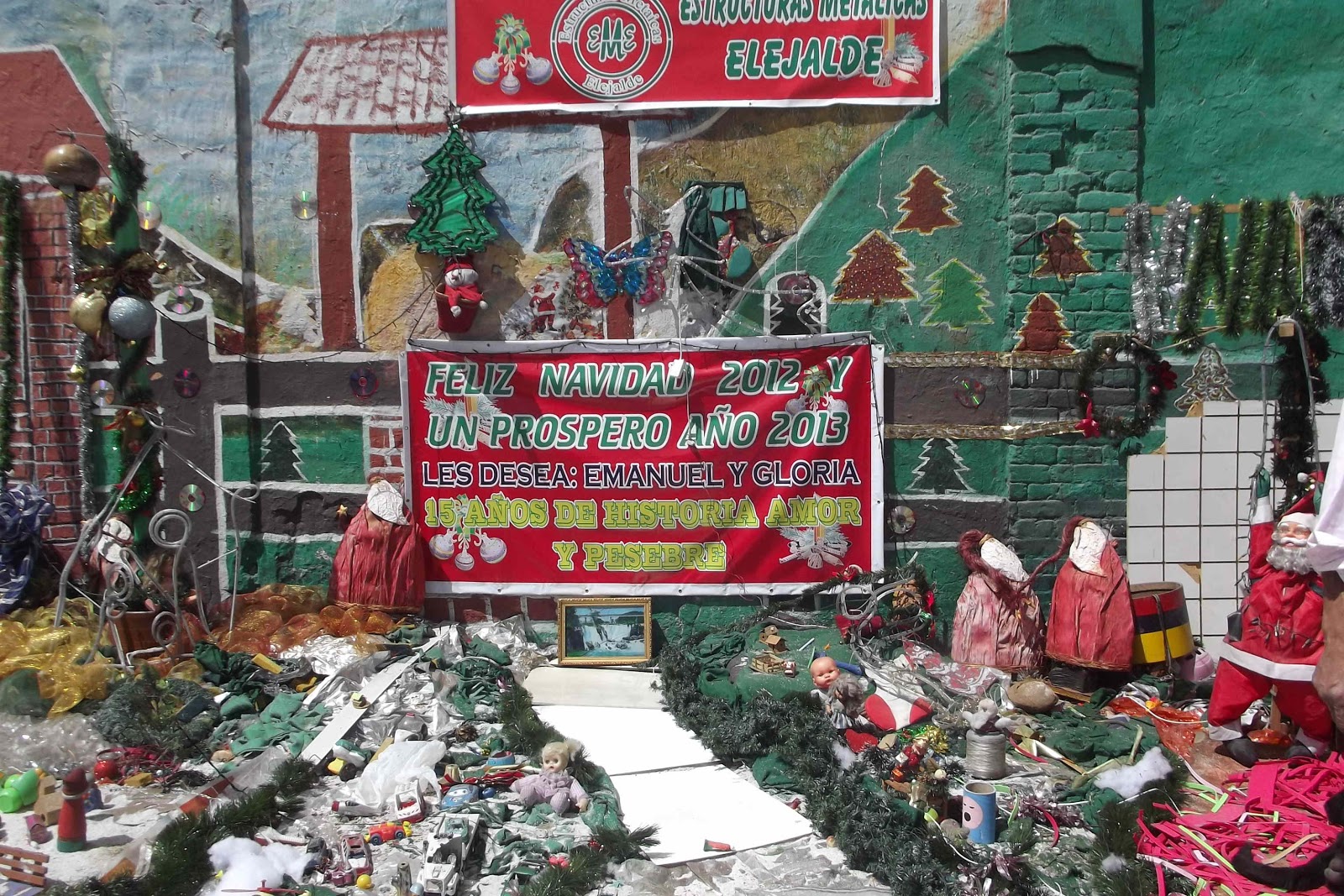 Mike's Bogota Blog: 'Tis the Season for Homeless Nativity Scenes