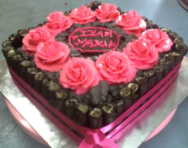 MAMA IYTA @ IYTA FROZEN: Kek dan Cupcake Hantaran tema Pink + Hitam
