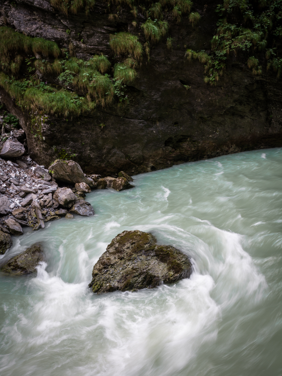 ŠVICA (5.) - Reka Aare in viseči most