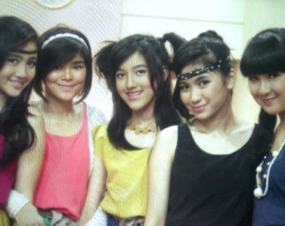 Biodata dan Foto-Foto Blink Girlband Indonesia
