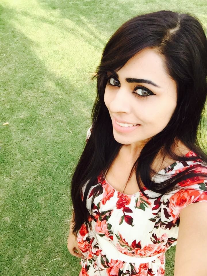 Amazing Look World : Jenny Johal Latest New Wallpapers Pictures