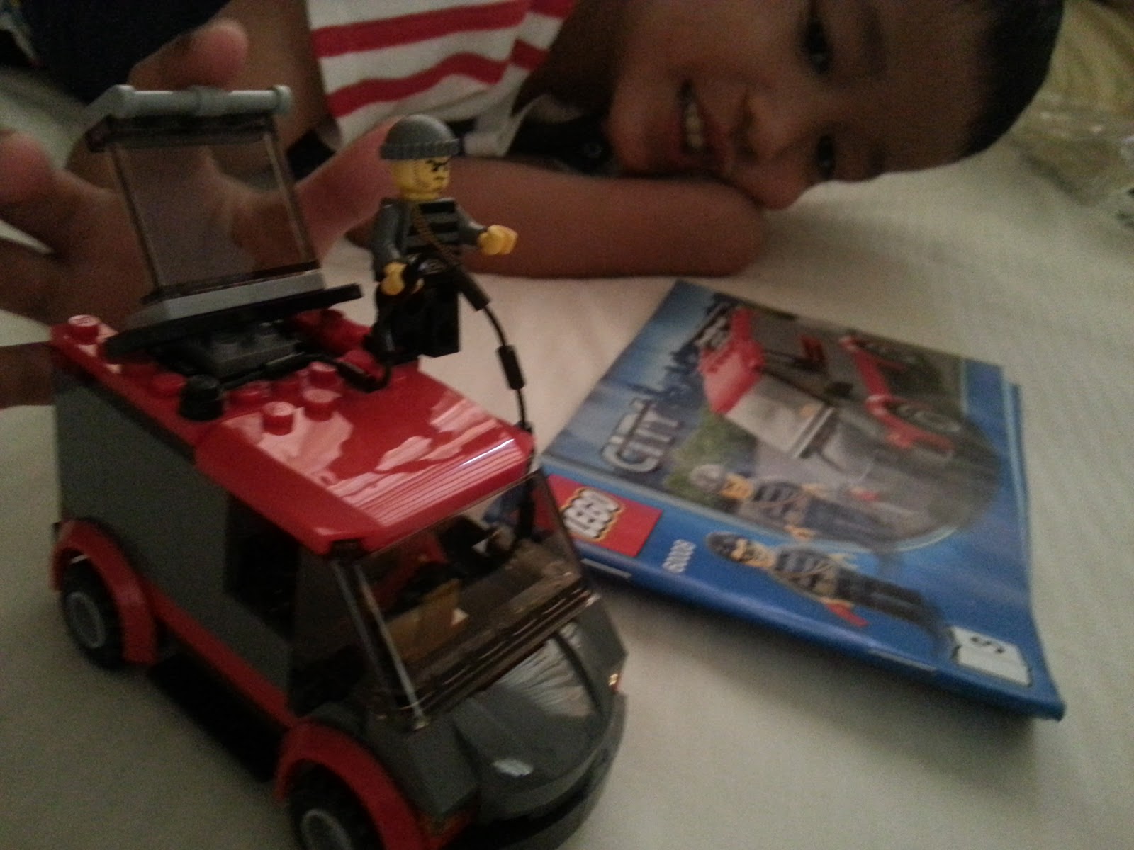 Lego Journey: LEGO CITY 60008 - Museum Break-In