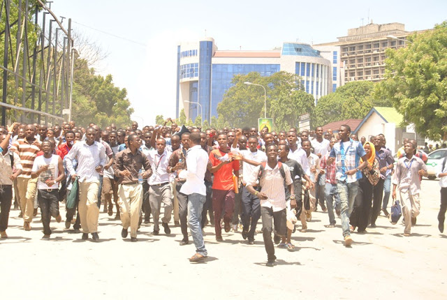 .: Wanafunzi wa Chuo cha IFM wapinga wenzao wawili kulawitiwa... tukio ...