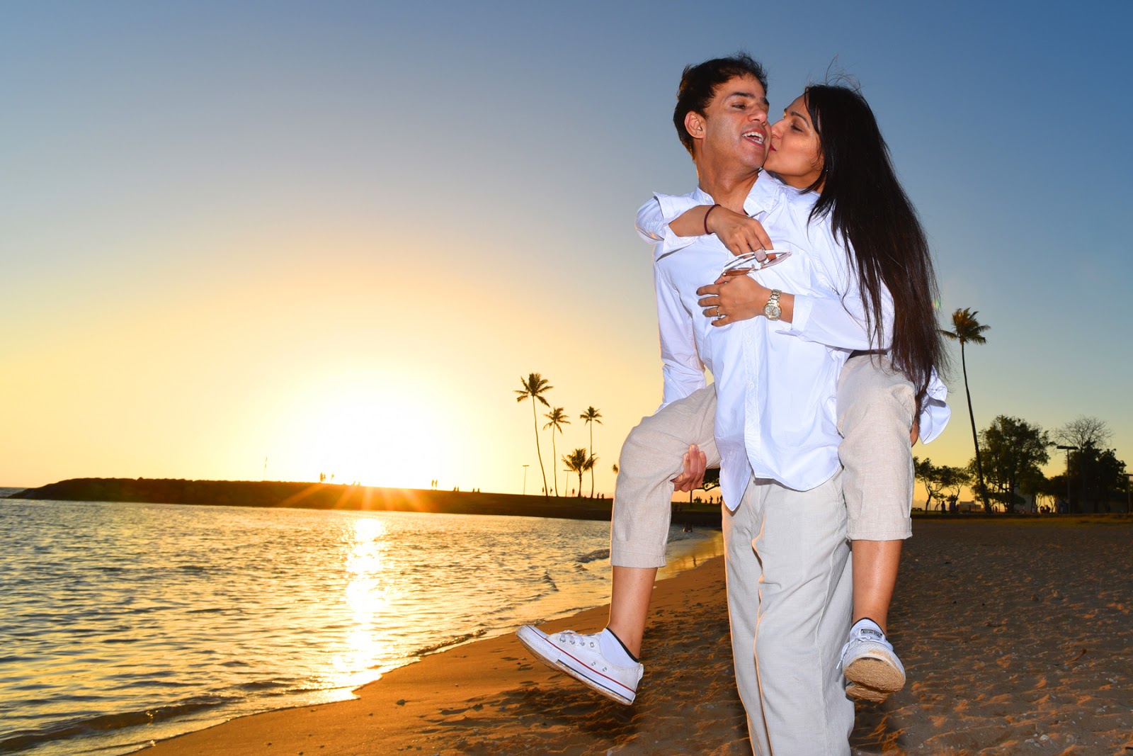 Hawaii Family Photos: Magic Island Sunset