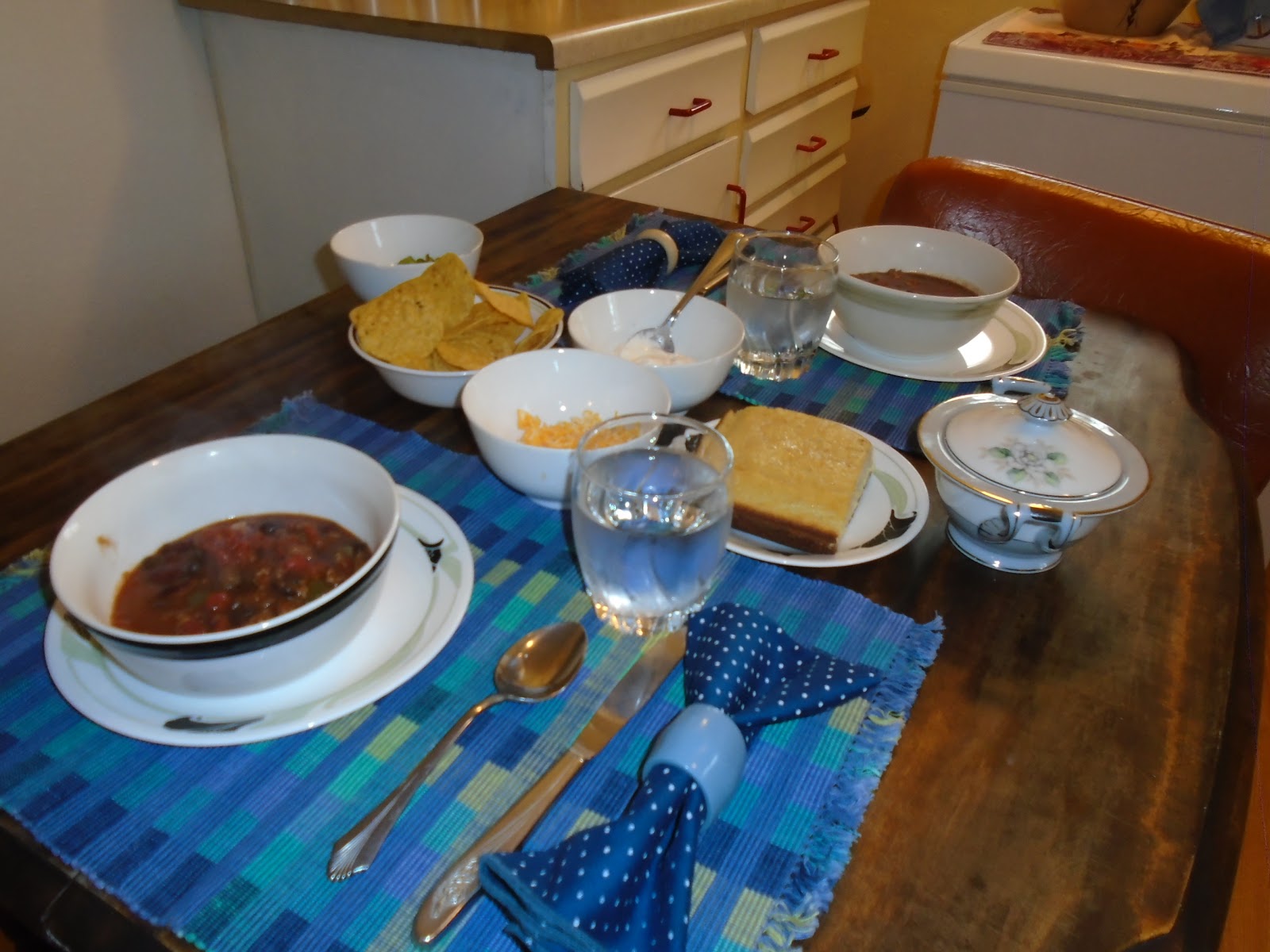 Ellen's Almanac: A Simple Meal at a Pretty Table