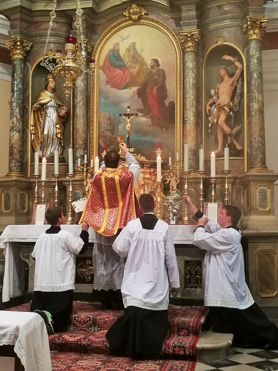 Ad Dominum: junij 2017