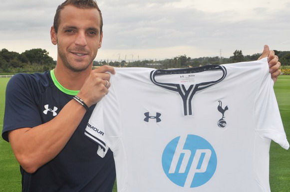 OFFICIAL: Tottenham complete £26m club-record signing of Roberto ...