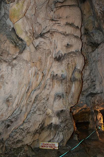 Pestera Muierii - Cascada impietrita