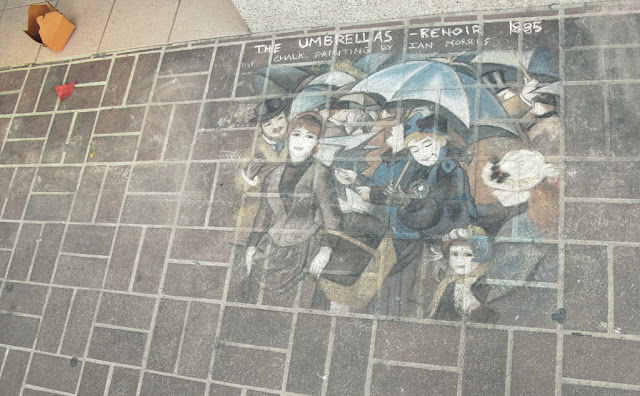 four-eyes rella: More chalk people from Government Street ...