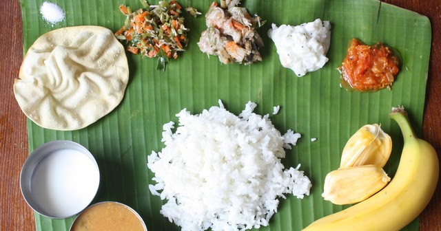 Sandhiya's Cookbook: Thuvadesi Feast | Thuvadesi Sapadu | Vazha ilai Sapadu