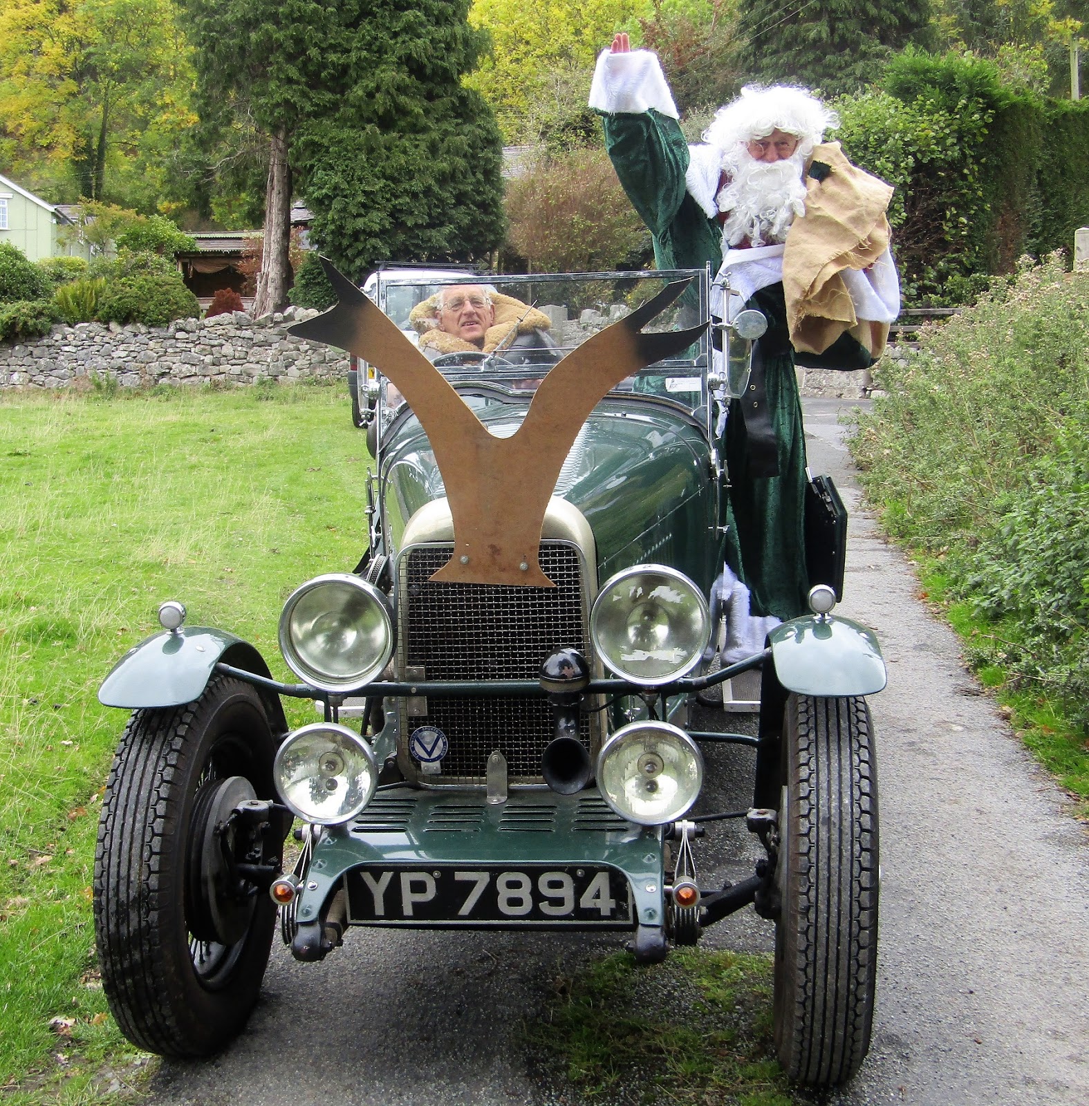 Llanblogger - contact llanblogger@gmail.com: Sion Corn starts his trip ...