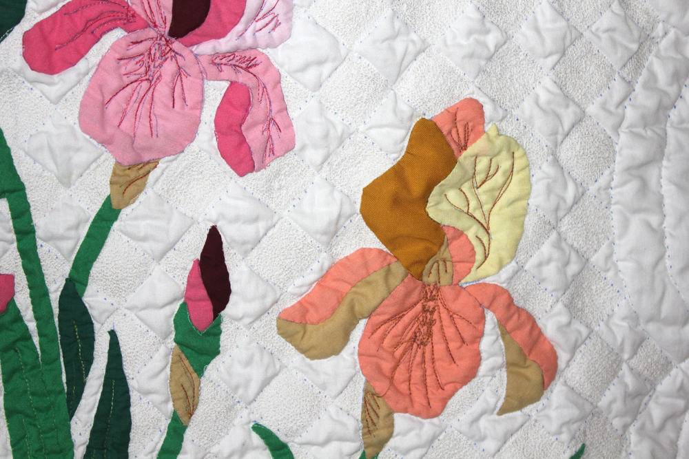 Stitchnquilt: Iris Applique Quilt