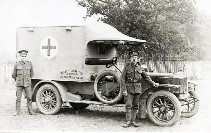 37 Historical Photos That Show Early Ambulances Over 100 Years Ago ...