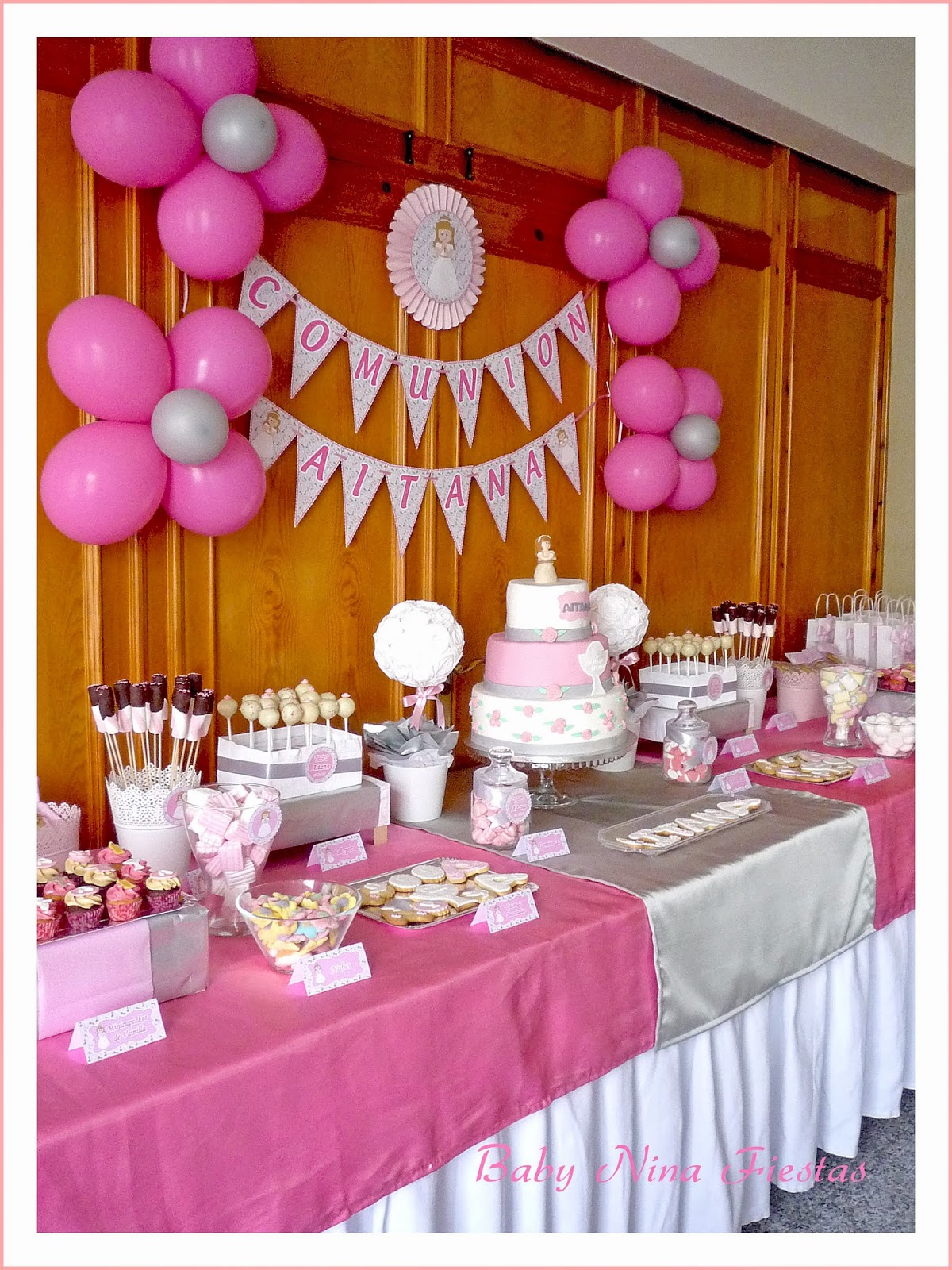 19 mesas de dulces de color rosa