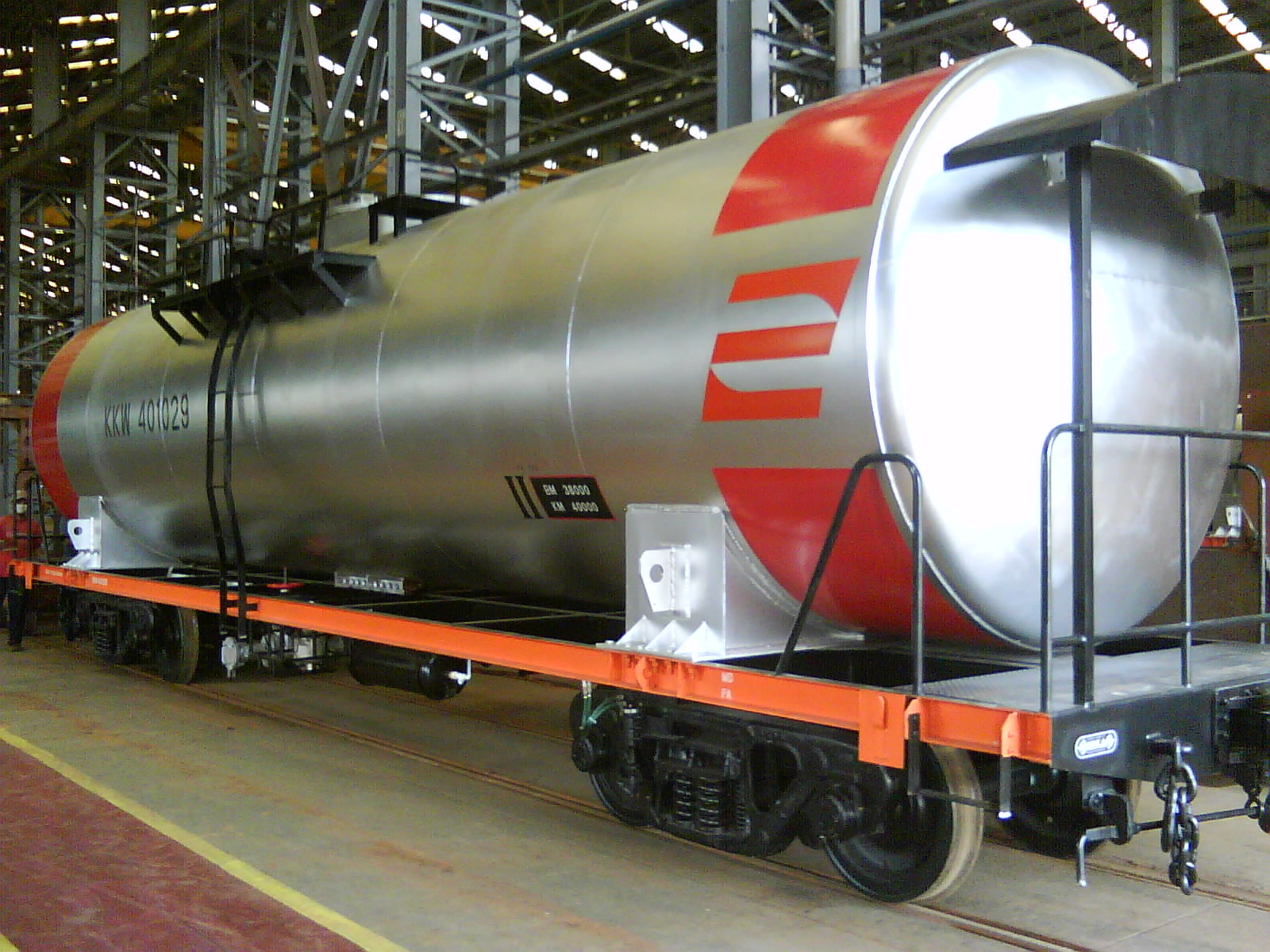 Kereta Api: KKW, si tukang angkut BBM