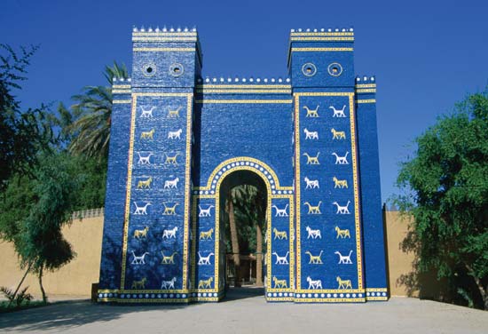 Reconstruction of Ishtar gate at Babylon - Ancient Encyclopedia
