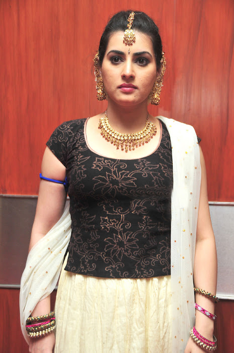 Archana Veda Traditional Photos | Celebrities Photos Hub