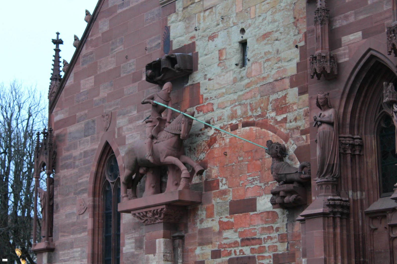 Basel Cathedral (Basel Munster) // Basel, Switzerland | Caravan Sonnet