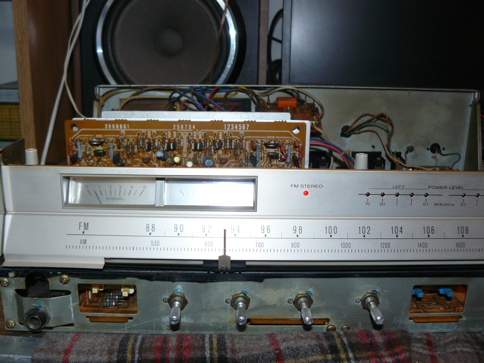 Radia lampowe : Hitachi SR 604