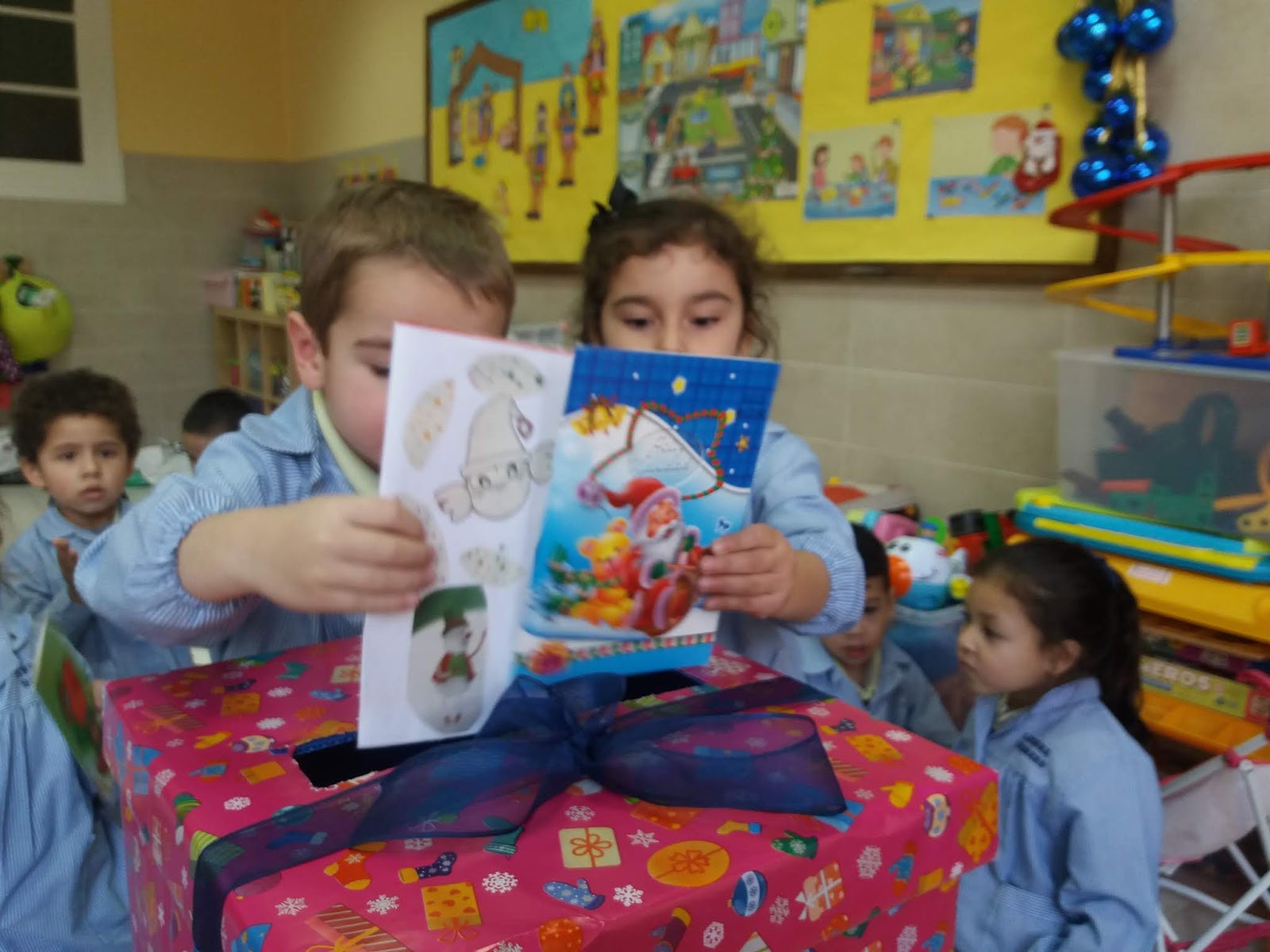 UNA VENTANA ABIERTA A NUESTRO MUNDO: La caja mágica por Infantil