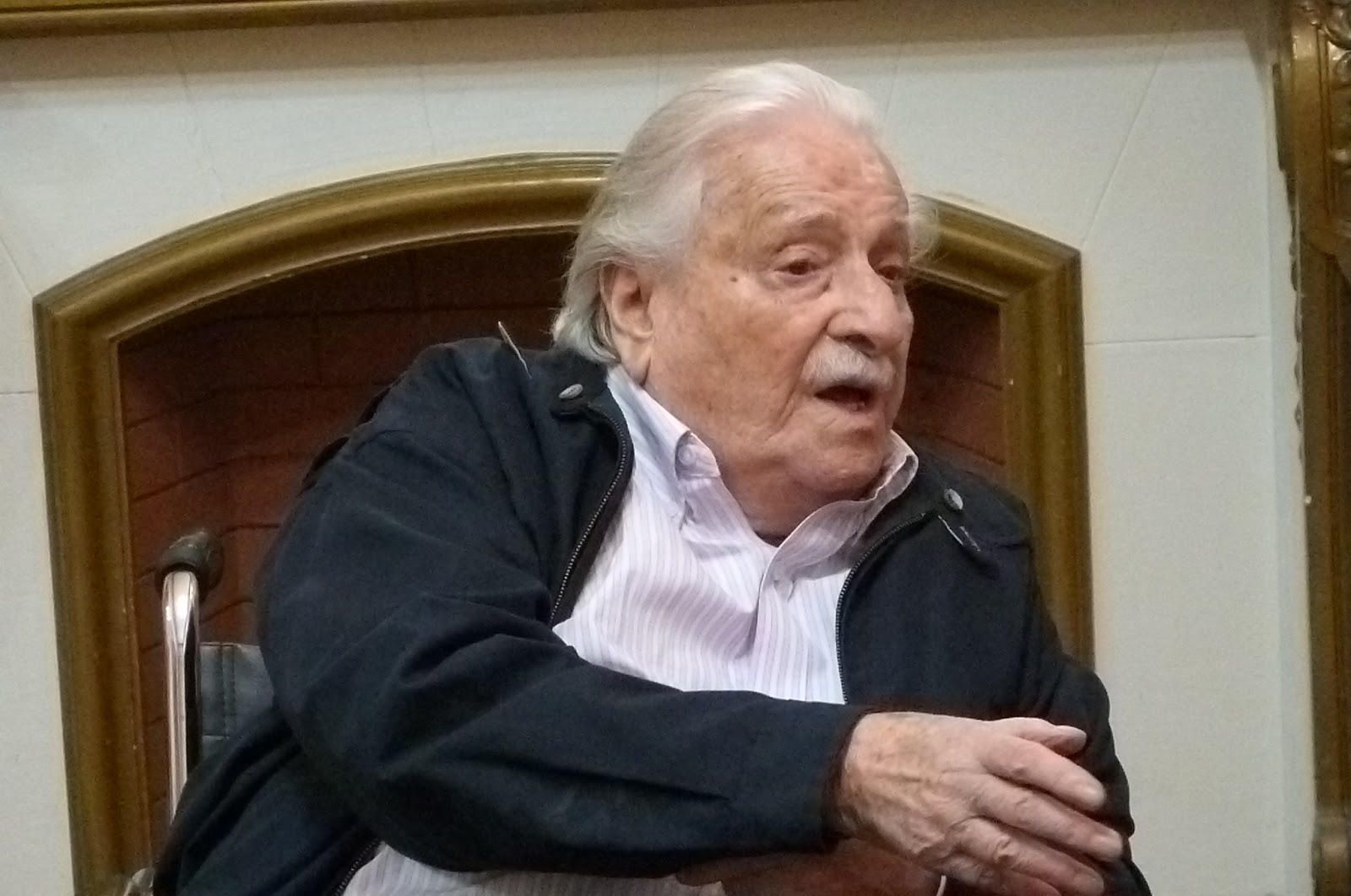 Señales: Jorge Riestra 1926 - 2016