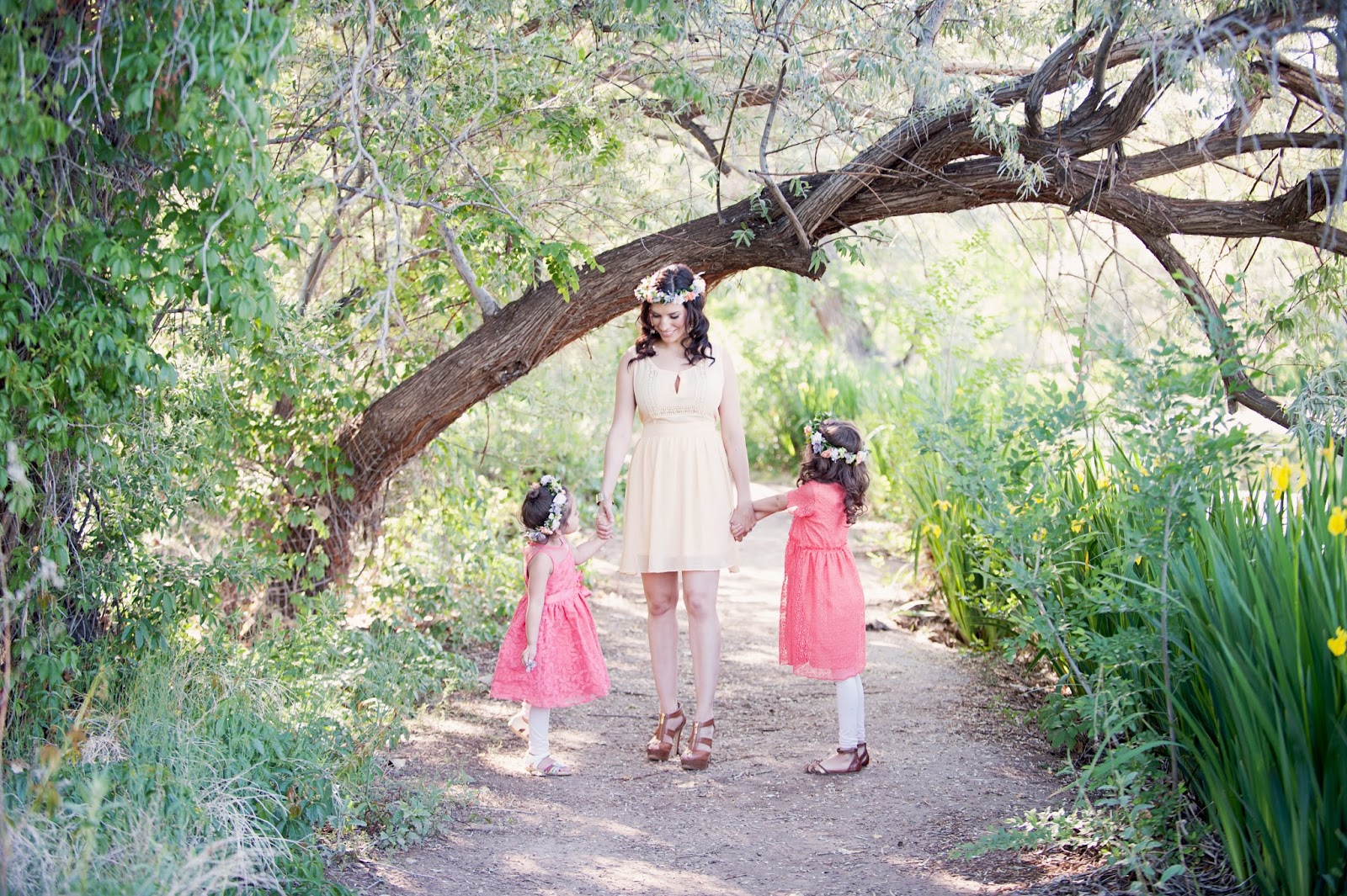 Maura Jane Photography: The Montoya Family | A Fairy Tale Day at the Lake