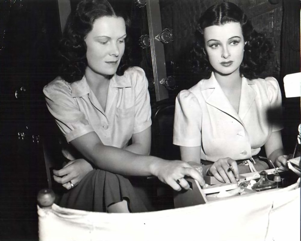 Film Noir Photos: On the Set: Joan Bennett