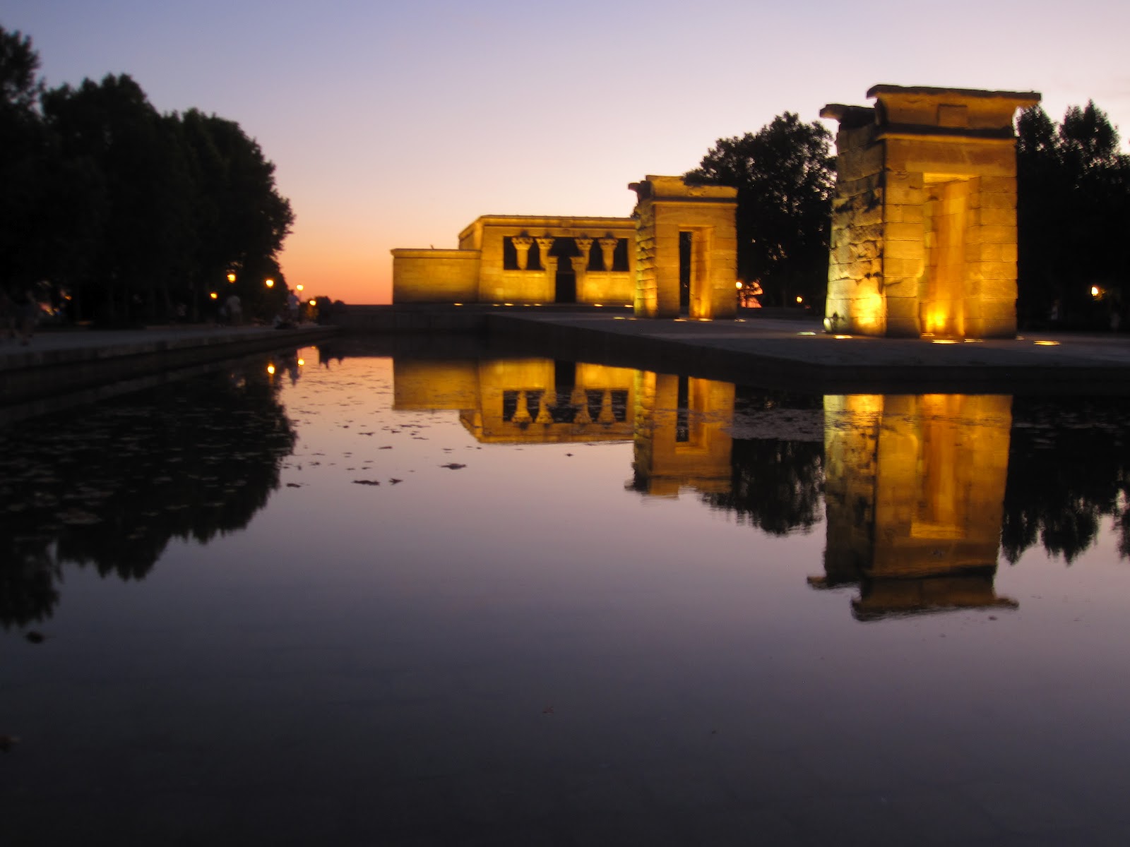 Max America: The Twilight zone and Ronaldo is a schmeckel = Spain