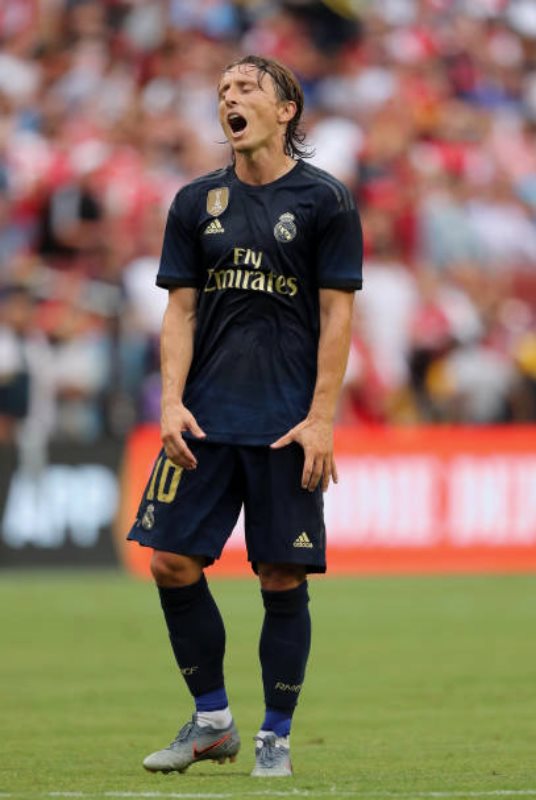 On-Pitch: Galactic Real Madrid 19-20 Away Kit - Footy Headlines