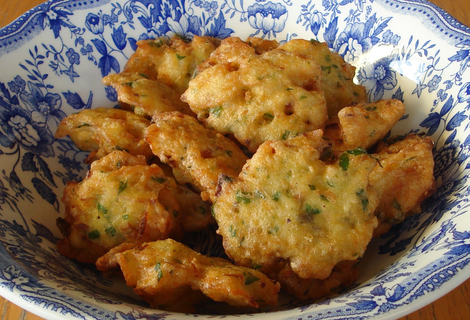 Sabores às Cores: As Pataniscas de Bacalhau com arroz de feijão branco ...