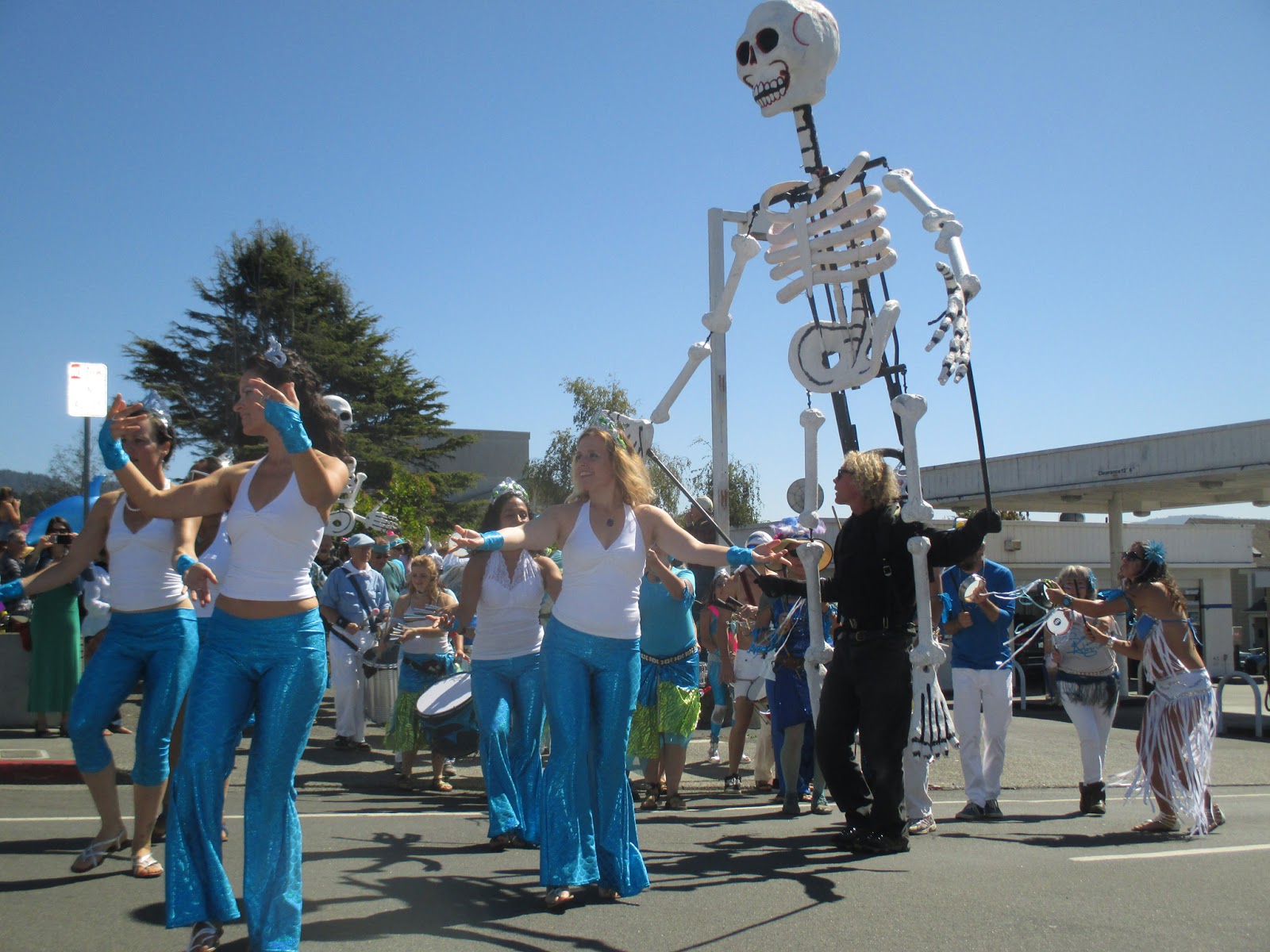 The Path Forward. Simple Suggestions to Make The World a Better Place ...