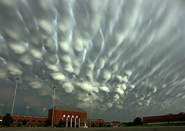 Fascinating Cloud Formations: Incredible Mammatus Clouds