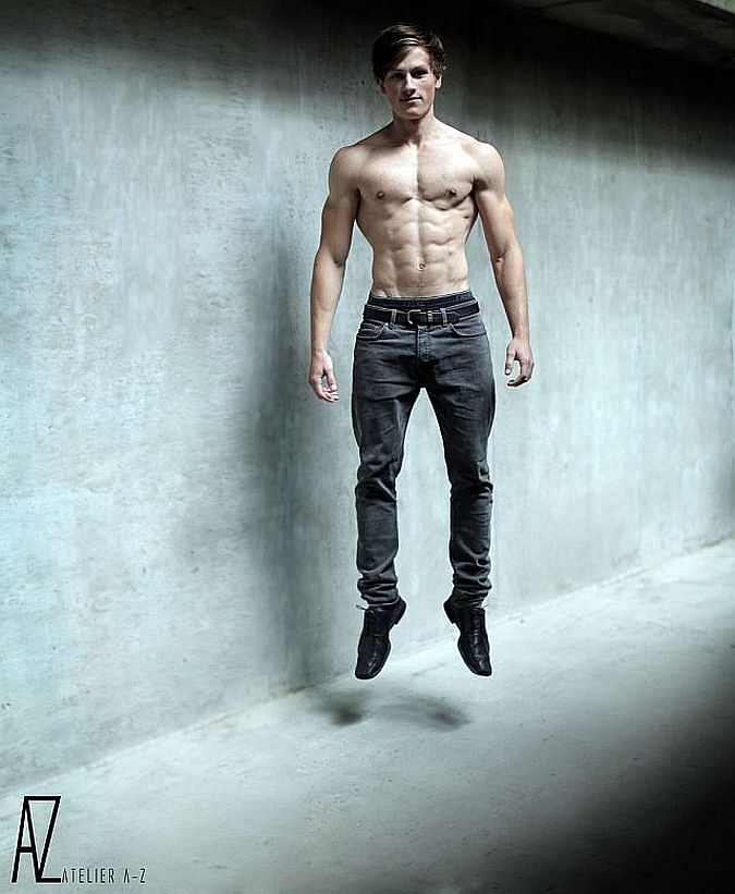 Favorite Hunks & Other Things: Anton Z Risan: Fast With Your Finger!