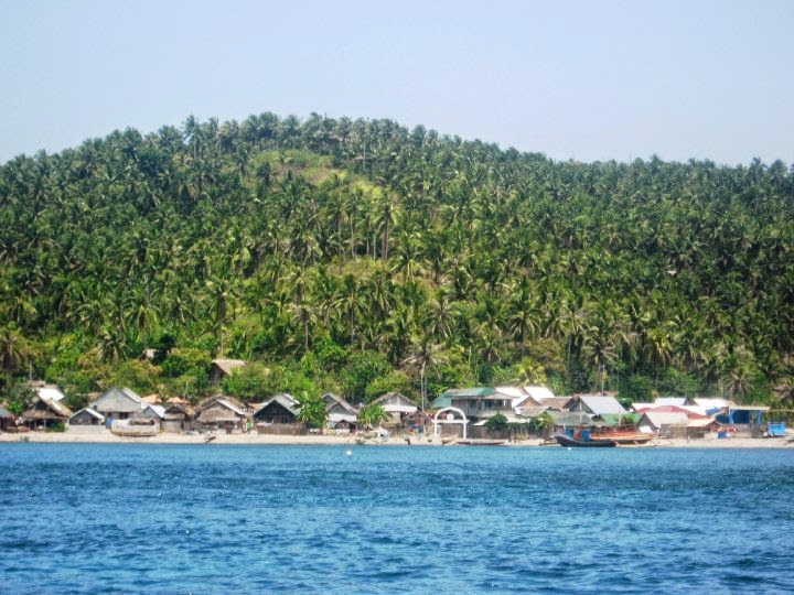 Beautiful Places for Travelers: Capul Island, Philippines